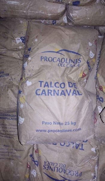 Polémica Por El Uso De Talco En El Carnaval De Negros Y Blancos En