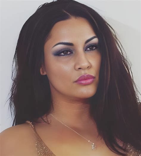 Rara Curves Actress Age Wiki Photos Career Net Worth Height
