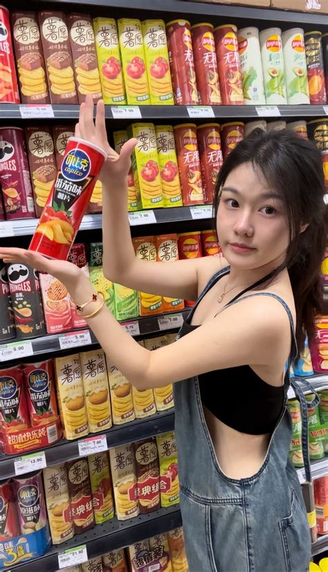 Lil Xiaoxin Lil Xiaoxin Added A New Photo