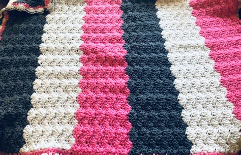 Free Crochet Pattern Classic Shell Stitch Afghan Sew Nikki