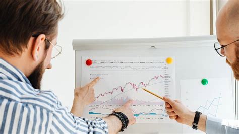 How To Use A Scatter Plot In Microsoft Excel To Predict Data Behavior