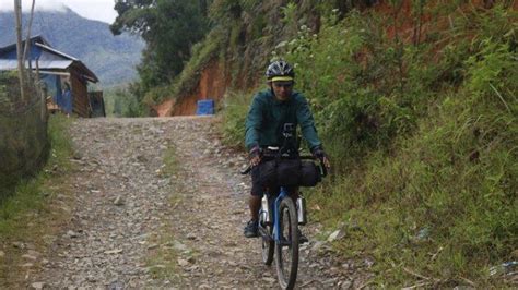 Cerita Ridwan Alimuddin Bersepeda Dari Polman Ke Mamasa Lewati Jalur Ekstrem And Kuno Tribun