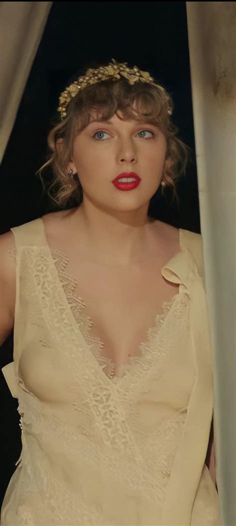 Taylor Swift Scrolller