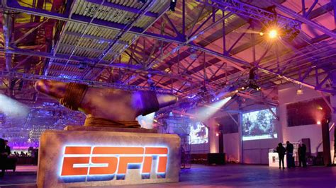 Espn Nfl Analyst Matt Miller Had Arm Amputated After Serious Accident