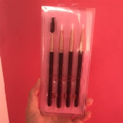 Set Di 4 Pennelli Per Trucco Di Shein Nuovi Mai Depop