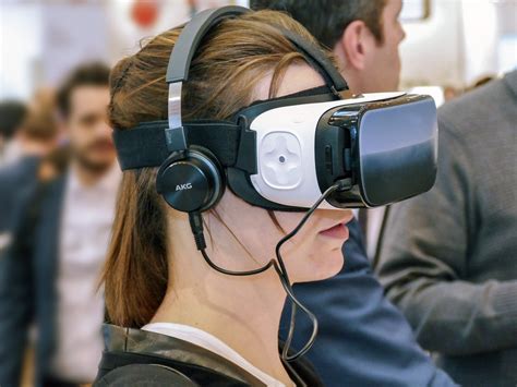 Virtual Reality Goggles