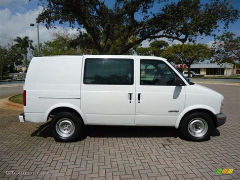 Ivory White 2000 Chevrolet Astro Cargo Van Exterior Photo 78789755
