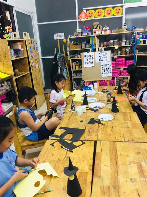 Workshop Và Thủ Công Kích Phát Tiềm Năng Trẻ