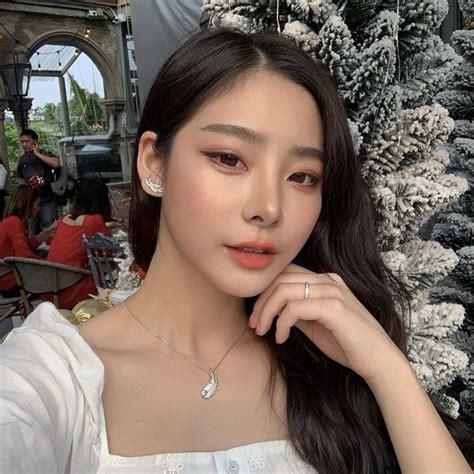 Vanilaa Follow Me For More Mode Wanita Wanita