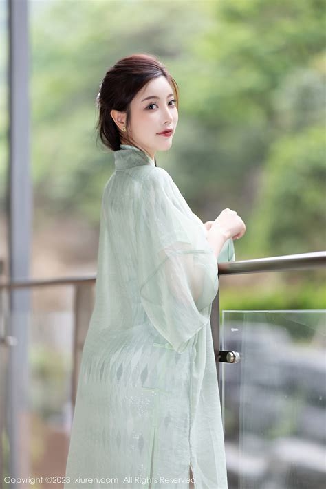 Xiuren秀人网 No6983 杨晨晨yome 旗袍美腿 微图坊