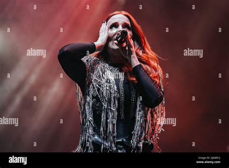 Simone Simons 2022