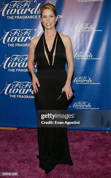 Cheryl Hines Gown Photos And Premium High Res Pictures Getty Images