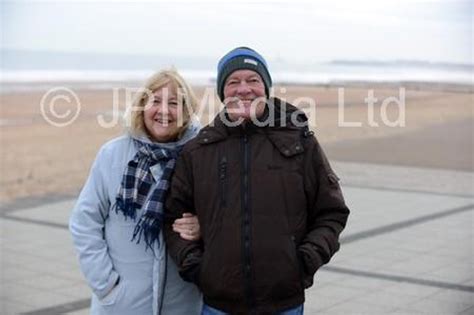 39321649 Out And About At Blyth Beach Christine And Andy Tause National World Newsprints