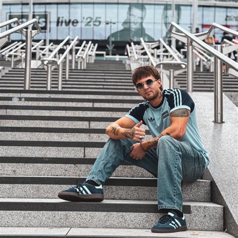 Toby 𝕆𝕒𝕤𝕚𝕤 𝕃𝕚𝕧𝕖 ‘𝟚𝟝 𝐌𝐚𝐝 𝐅𝐨𝐫 𝐈𝐭 Facebook