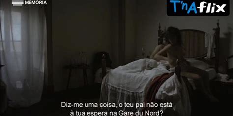 Iris Cayatte Breasts Scene In Uma Familia Acoreana