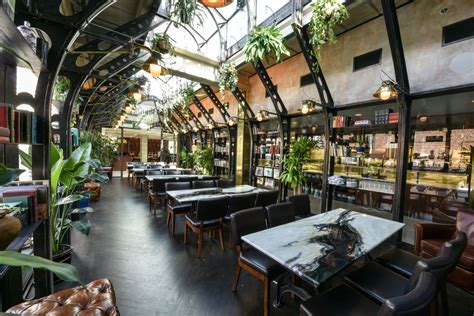 American Focused Eberly Is Austins Newest Stunner Eater Austin