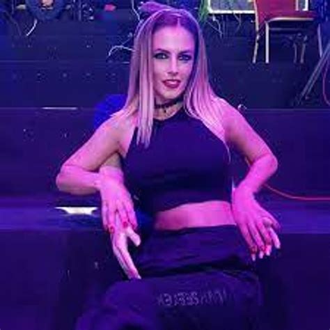 Sosyal Medya Fenomeni Stefania Costache Dişçiye Gitti Uyutulup Tecavüze Uğradı Onedio