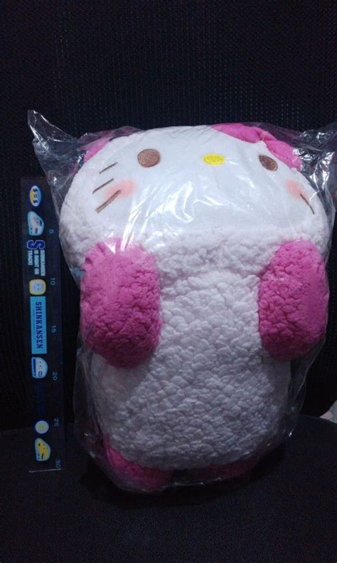Hello Kitty 大公仔 日版 Sanrio 興趣及遊戲 玩具 And 遊戲類 Carousell