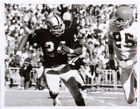 Oakland Raiders Hall Of Famer Willie Brown Oakland Raiders Football