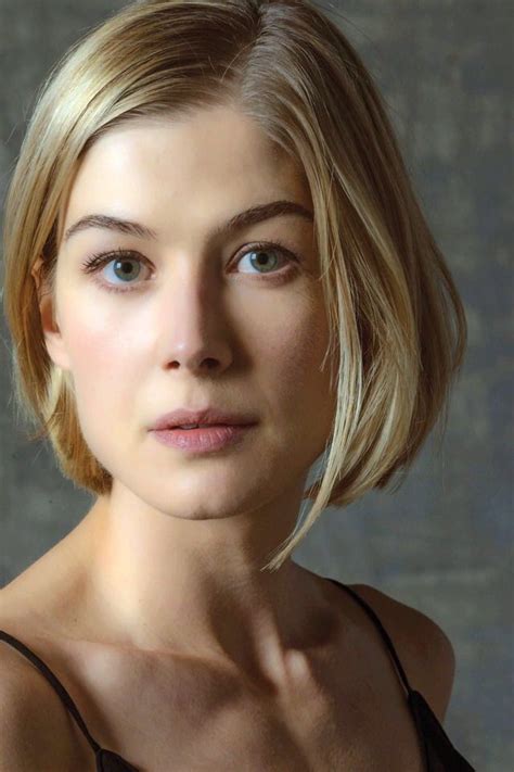 Rosamund Pike 4w3 Sosx Beautiful Celebrities Beautiful Actresses