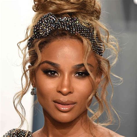 35 Pics Of Celebs With Honey Blonde Hair That Are Too Good To Ignore