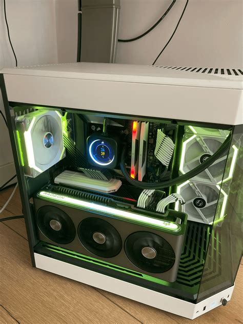 Corsair Ddr5 Ram One Stick Is Glowing Red Even If All The Rgb Is Turned Off R Corsair