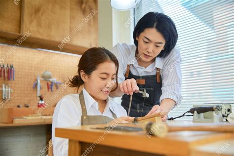 반지 맞춤제작 상태 만들기 공예 공방 작업장 취미 주제 공예조각품 공예품 반지공방 전문기술 장인 창조적직업 함께함 컨셉 이미지