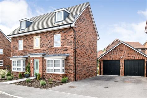 Hook Hampshire Rg27 5 Bed Detached House £800000