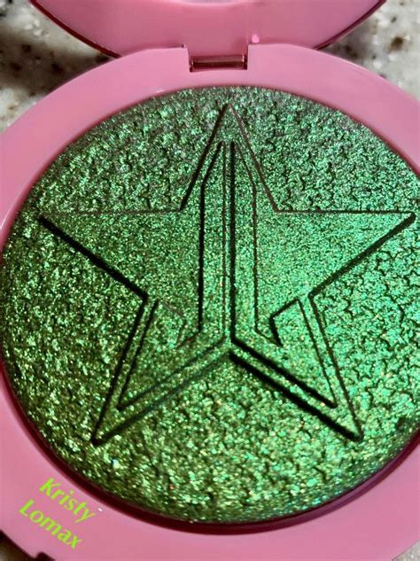 Candy Apple Drip 🍏 Jeffree ⭐️ I Use It For An Eyeshadow Topper 💫 Candy Apples Eyeshadow