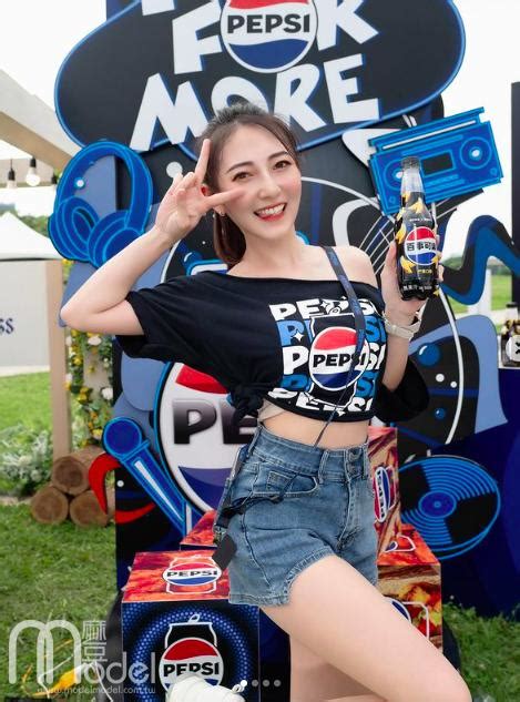 Nini Model網 一個連盲腸都有自介影片的model網站