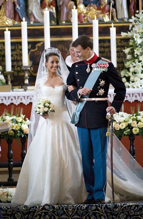 Retrospective Mariages Royaux Suite Mariage Royal Robes De Mariée Royales Mariage