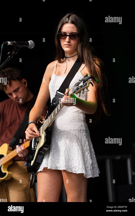 London Singer Songwriter Etta Marcus Plays The Walled Garden At Green Man Festival In Wales Uk