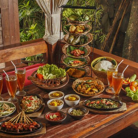 Nikmatnya Makan Siang Di 10 Restoran Sunda Di Jakarta