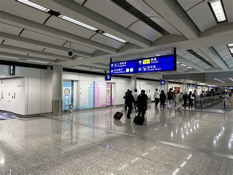 香港国际机场中转过夜