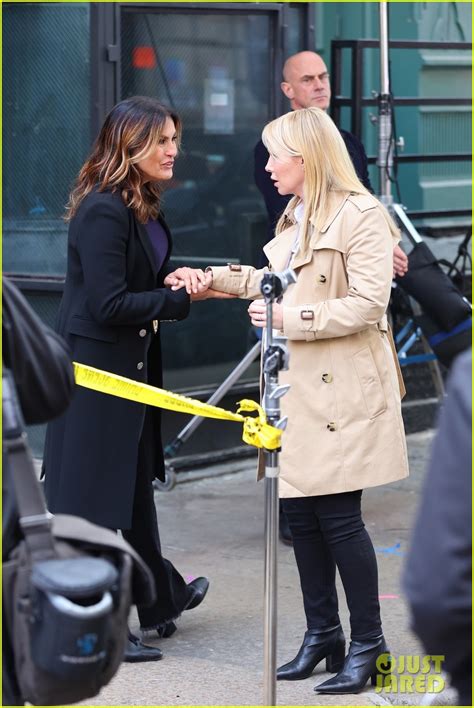 Mariska Hargitay And Christopher Meloni Reunite With Kelli Giddish For