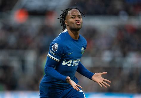 Raheem Sterling Determined To Stay At Chelsea Amid Recent Criticism From Fans