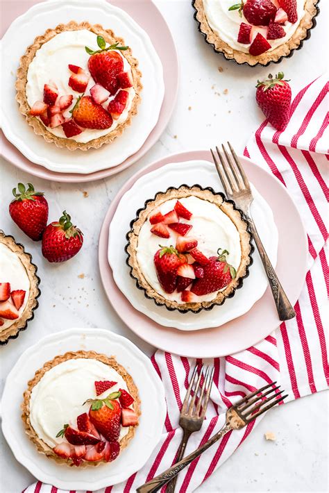 Strawberry Tartlets Garnish And Glaze