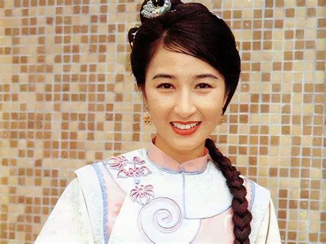 54歲弟弟墜崖身亡！關詠荷首度現身消瘦顯憔悴，張家輝擔心不已 ＊ 阿波羅新聞網