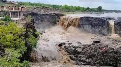 Nanded Sahastrakund Waterfall Overflowing Sahastrakund Waterfall