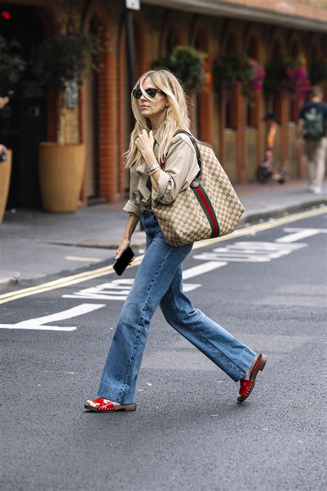Sienna Millers Choice For An Everyday Tote Is The Gucci Giglio Bag