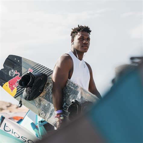 Tangled Lines Deury Corniel Thekitemag