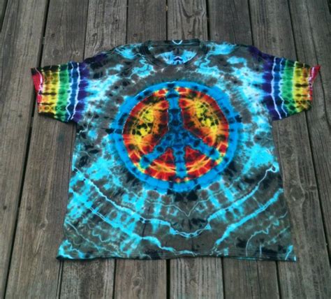 Watery Peace Sign Diy Tie Dye Designs How To Tie Dye Tie Dye Diy