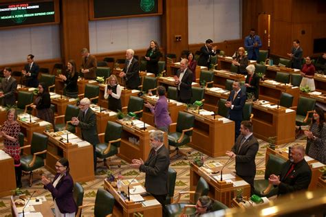 Oregon Lawmakers Are Sworn In For The 83rd Legislative Assembly