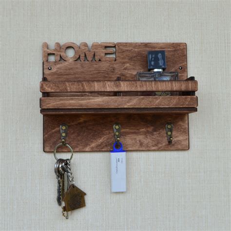Ключница деревянная настенная HOME с двумя карманами и 3 крючками ...