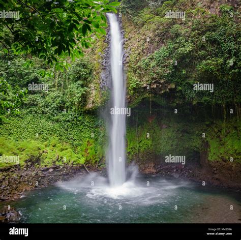 La Fortuna Wasserfall Fotos Und Bildmaterial In Hoher Auflösung Alamy