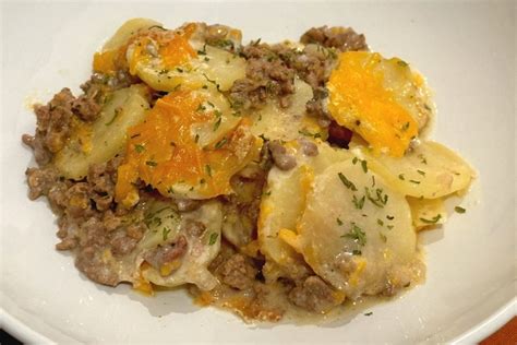 Cheesy Ground Beef And Potatoes Recipe