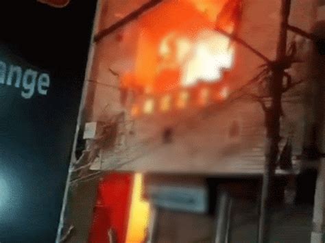 Gas Leak Triggers Fire In Delhi Home People Jump For Safety Including Women And A Minor
