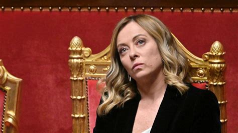 Gefälschte Sexvideos Mit Melonis Gesicht Zwei Männer Vor Gericht