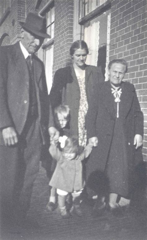 Pâke Beppe Anna Goos En Greet 1947 Familie Brandsma