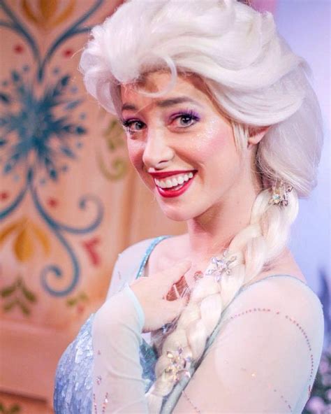 Queen Elsa Frozen Royal Sommerhus Walt Disney World Face Character